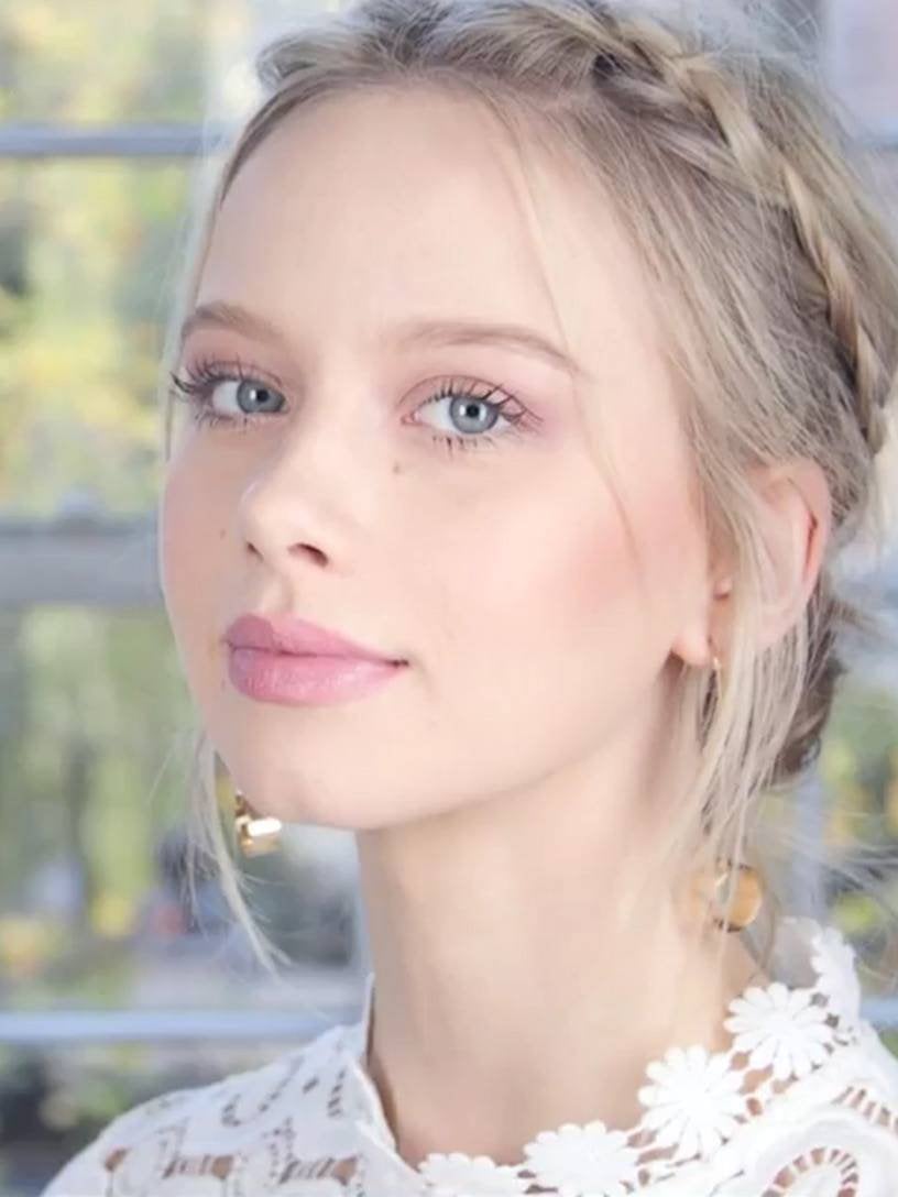 How to Achieve The English Rose Makeup Look | Maybelline UK