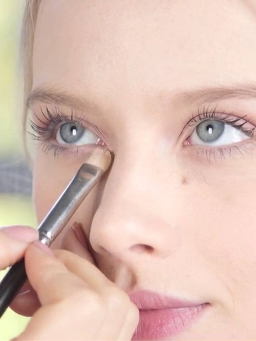 How to Achieve The English Rose Makeup Look | Maybelline UK