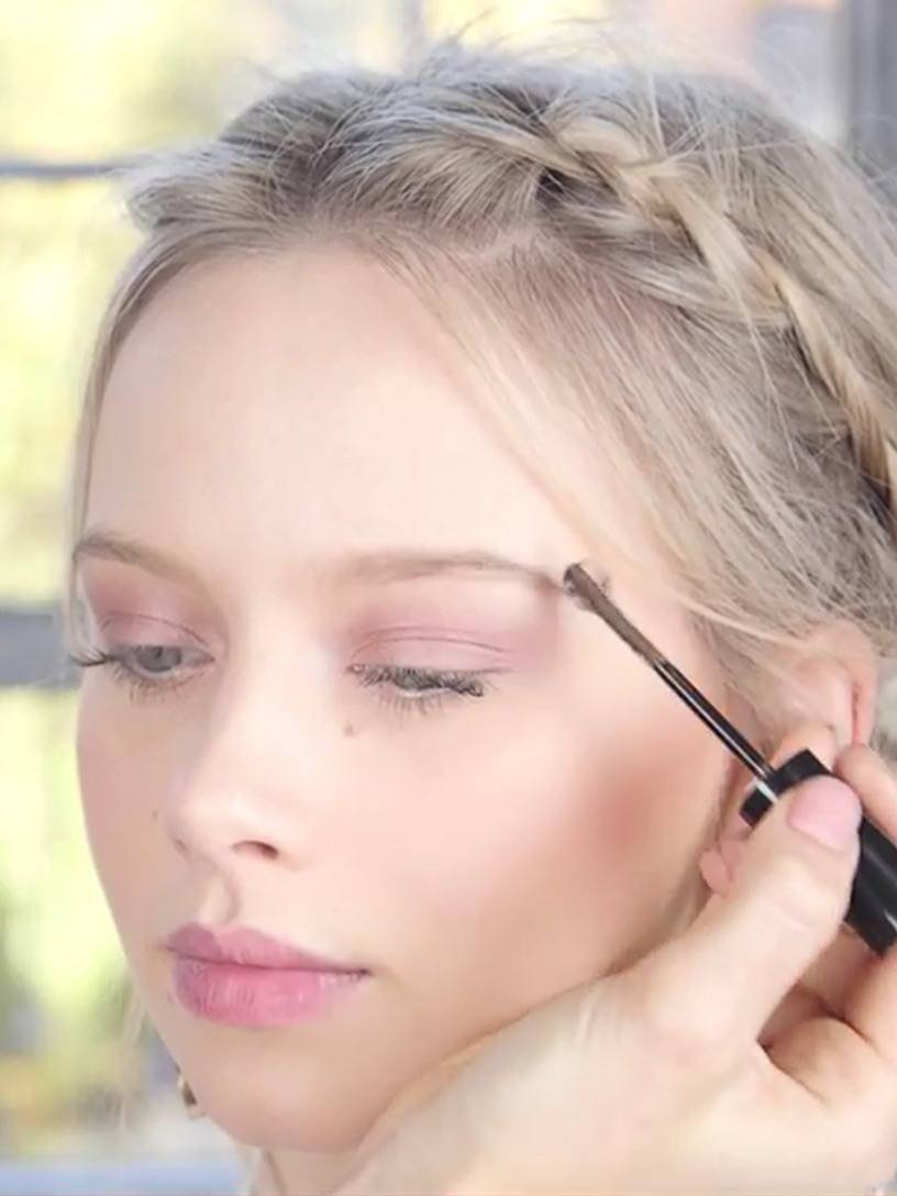 How to Achieve The English Rose Makeup Look | Maybelline UK