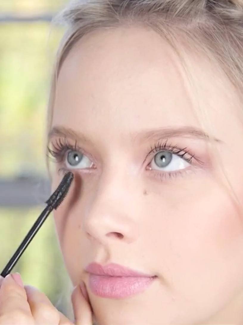 How to Achieve The English Rose Makeup Look | Maybelline UK