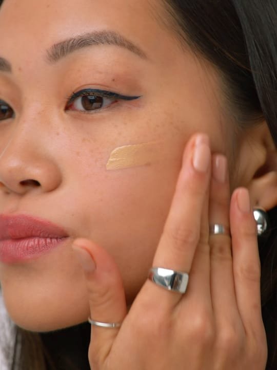 make makeup less cakey